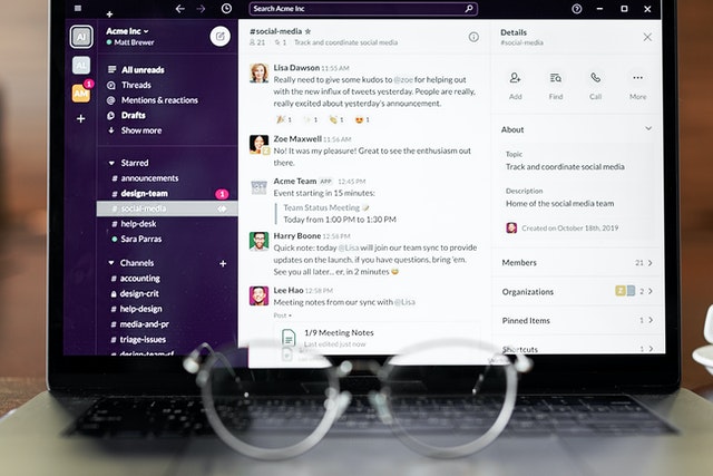 Slack vs. Teams vs. Zoom: communication tools in comparison Slack vs. Teams vs. Zoom: communication tools in comparison